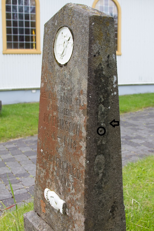 Legsteinn í Oddakirkjugarði
